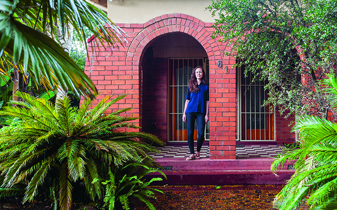 Anna Hedlund ser människan bakom våldet – Universitetsläraren